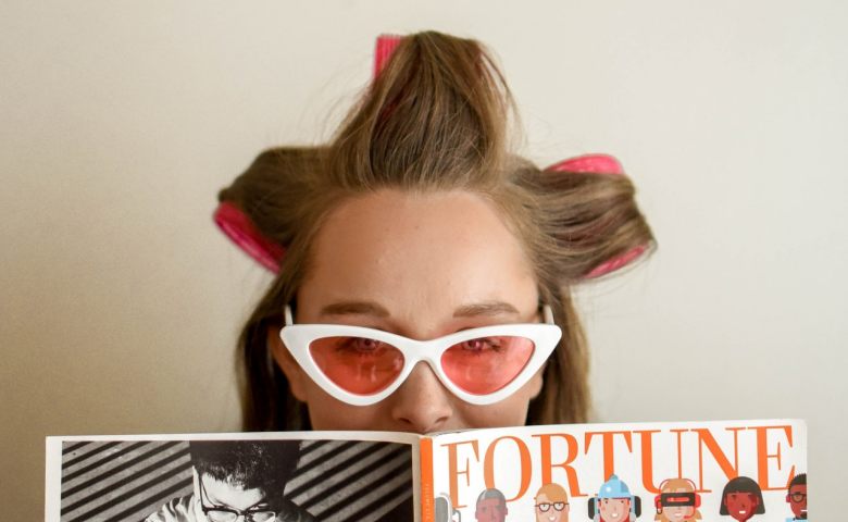 7 Cara Agar Model Rambut Ikal Lebih Tahan Lama