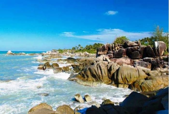 5 Pantai Tersembunyi di Belitung Favorit Wisatawan - Tokopedia Blog