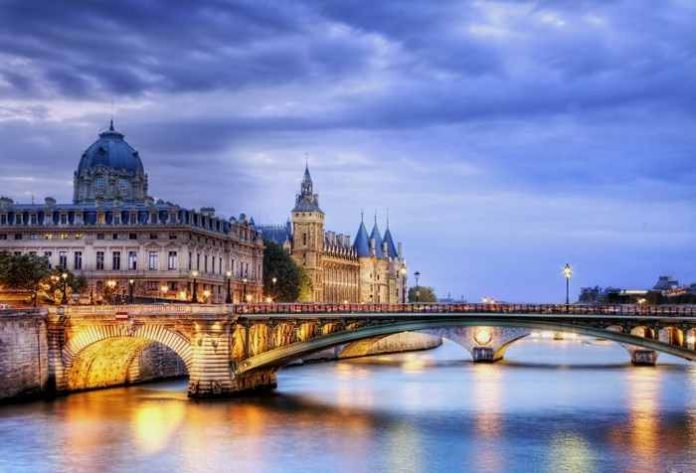 18 Tempat Wisata di Paris Perancis Favorit Traveler