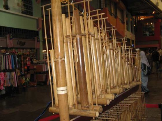12 Alat Musik Tradisional Jawa Barat dan Penjelasannya - Tokopedia Blog