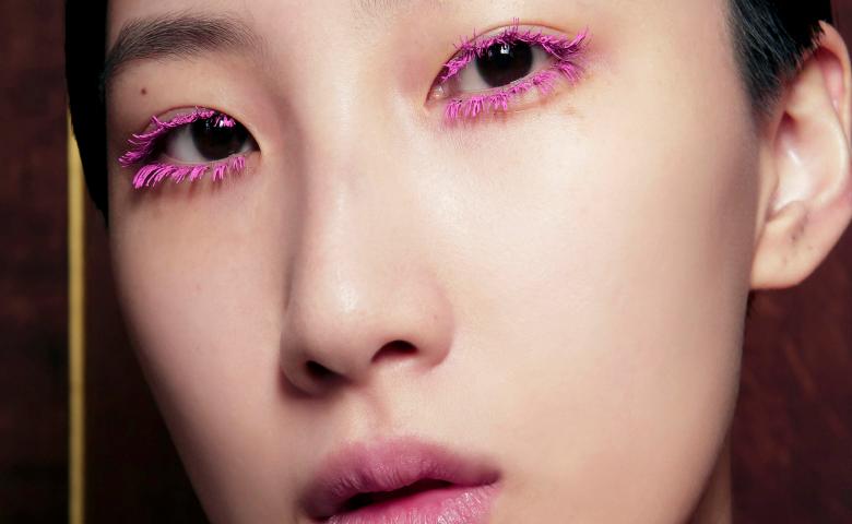 7 Trend Makeup 2020, Eyeshadow Cerah hingga Lipstik Merah