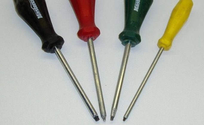 10 Jenis-jenis Obeng dan Fungsinya yang Wajib Ada di Rumah