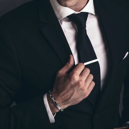 10 Model & Style Pria Simple yang Tetap Keren dan Fashionable!