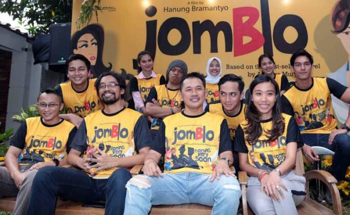 22 Film Komedi Indonesia Terbaik, Terlucu & Terbaru