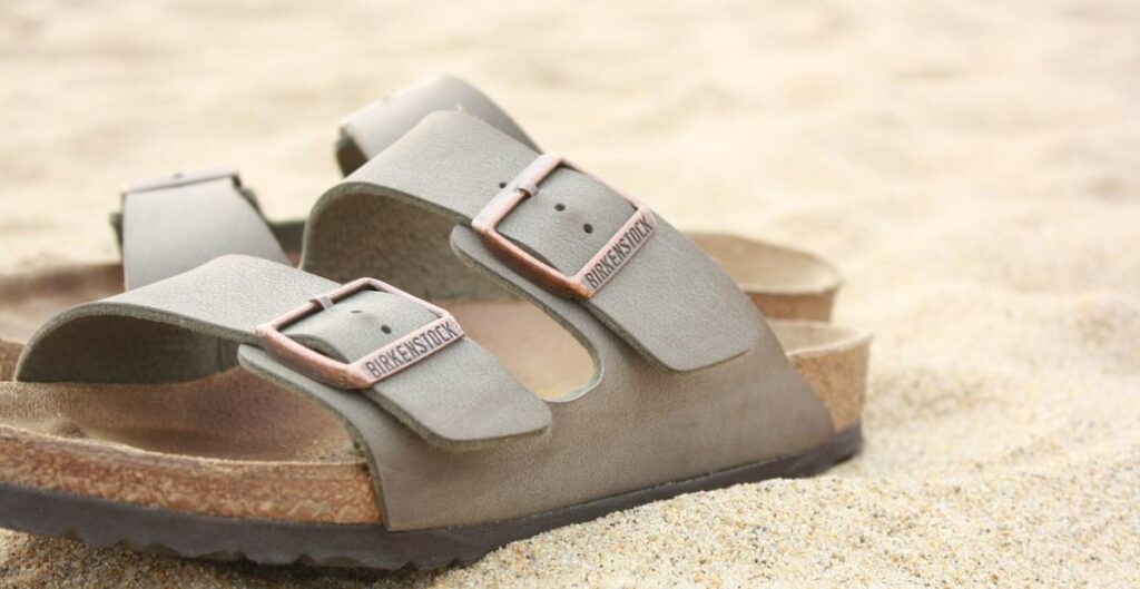 10 Merk Sandal Wanita Branded Terbaik, Stylish dan Kekinian!