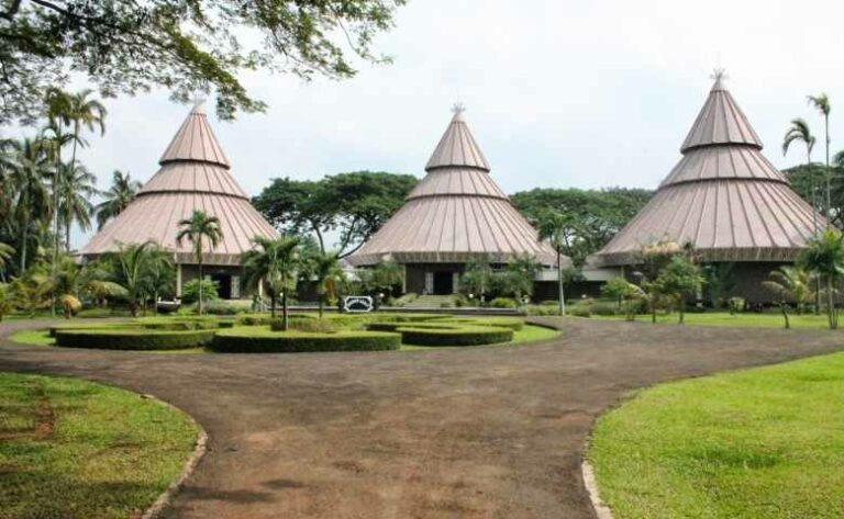 Rumah Adat Papua, Gambar & Penjelasan Mengenai Keunikannya