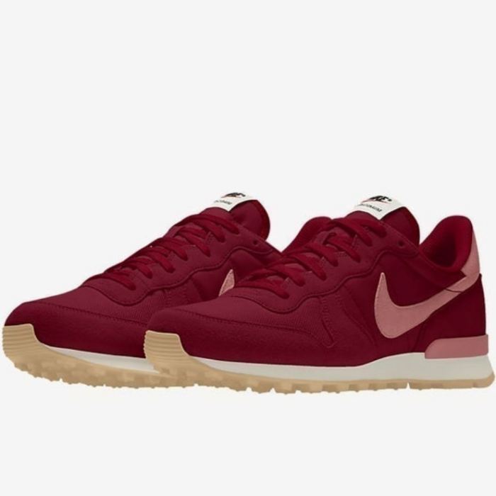 10 Sepatu Nike Wanita Terpopuler, Tampil Casual & Sporty