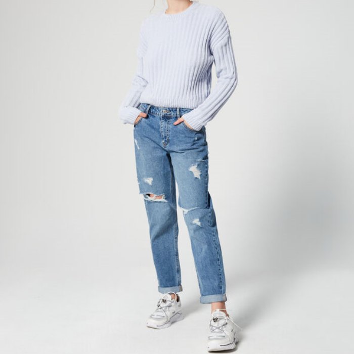 12 OOTD Boyfriend Jeans Wanita, Tips Mix & Match! - Tokopedia Blog