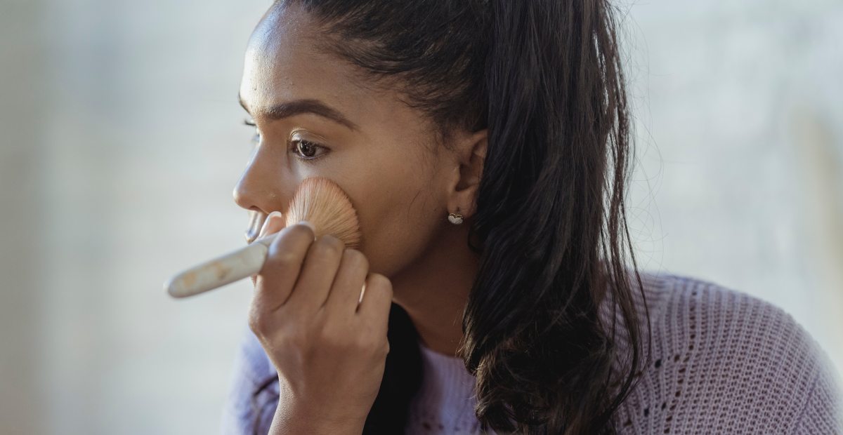 4 Macam Foundation Make Over Terbaik Tahun 2021 - Tokopedia Blog