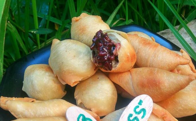 3 Pilihan Resep Pisang Molen Renyah dan Empuk - Tokopedia Blog