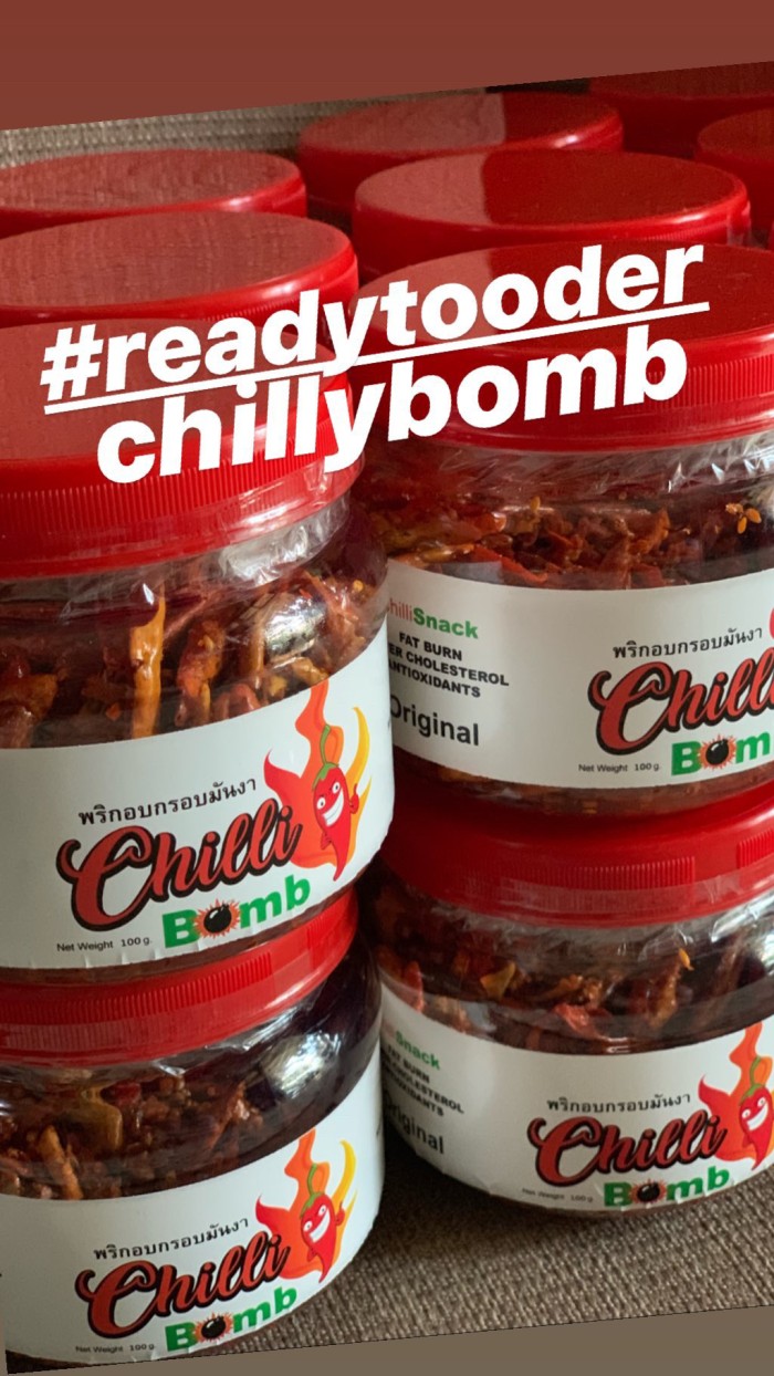 Jual CHILLI BOMB THAILAND SNACK CEMILAN pedas gurih enak - Kota ...