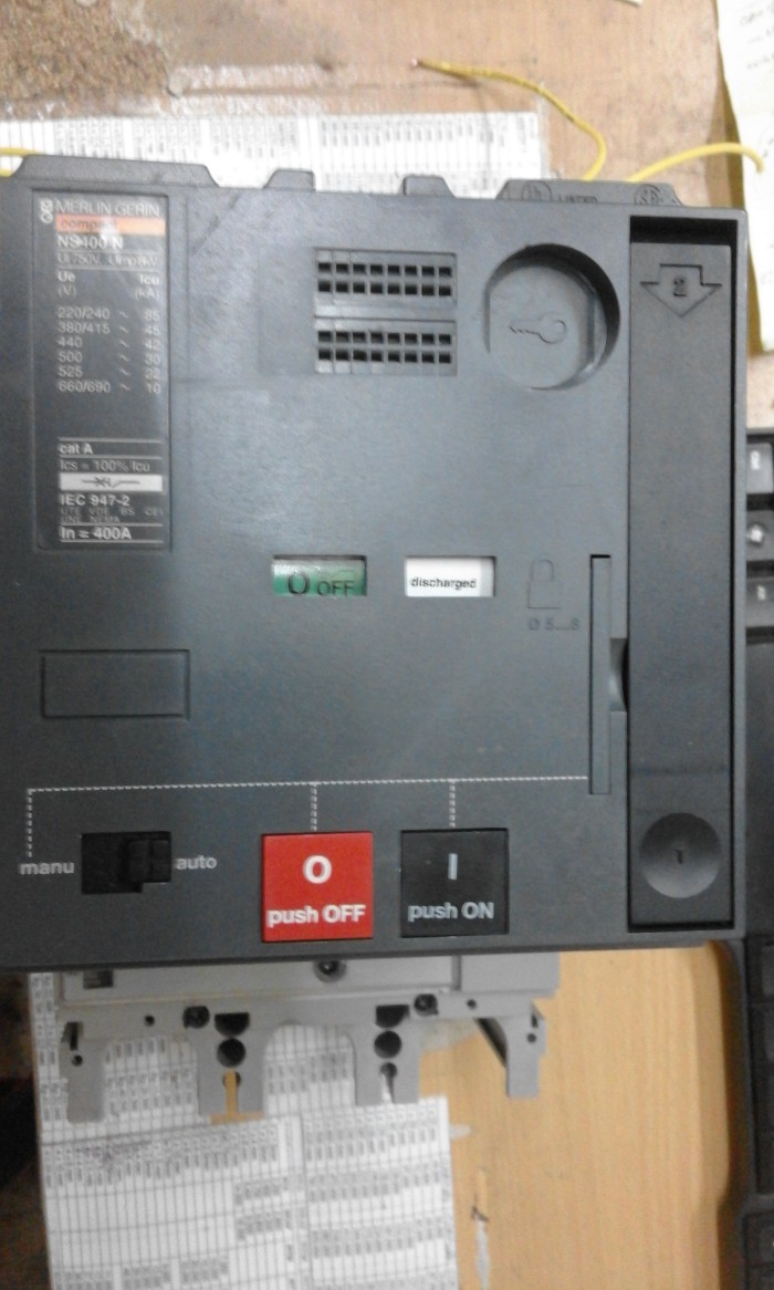 Jual MCCB NS400N 400A 3P Motorised Merlin Gerin - Jakarta Pusat ...