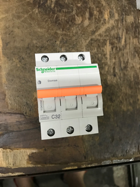 Jual mcb 3 phase 32A Schneider - Jakarta Pusat - Plasma electric ...
