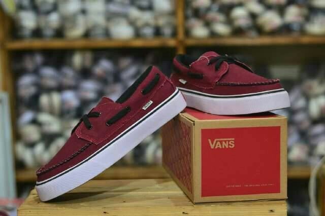 Sepatu Vans Authentic Maroon