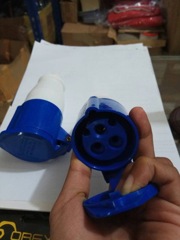 Jual Industrial Socket 3 Pin 16A 220V IP44 - Kota Batam - Perkakas ...