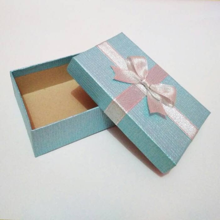 Jual kotak kado gift box handmade (18x12x6) cm - Kota Bekasi - JKTO ...