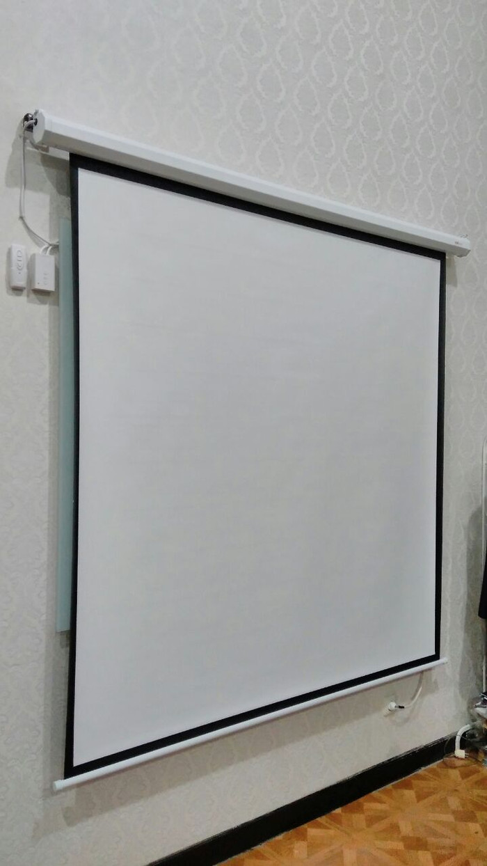Jual Screen/Layar Proyektor 84"Electric (remote) - Jakarta Pusat - LENI ...