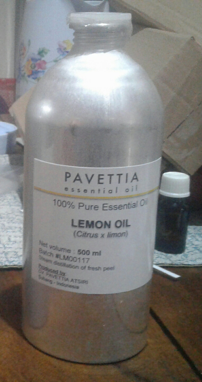Jual 500 ml - minyak atsiri jeruk lemon / Lemon oil - Kab. Purwakarta ... Jual 500 ml - minyak atsiri jeruk lemon / Lemon oil - Kab. Purwakarta ...
