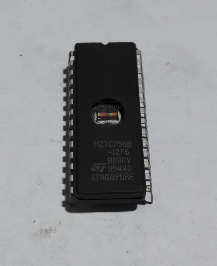 Jual IC EPROM 27C256 - Jakarta Barat - Maggie Electronic | Tokopedia