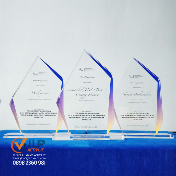 Jual PIALA PIAGAM MEDALI PLAKAT TROPHY ACRYLIC 20X15 JL06 - Jakarta ...