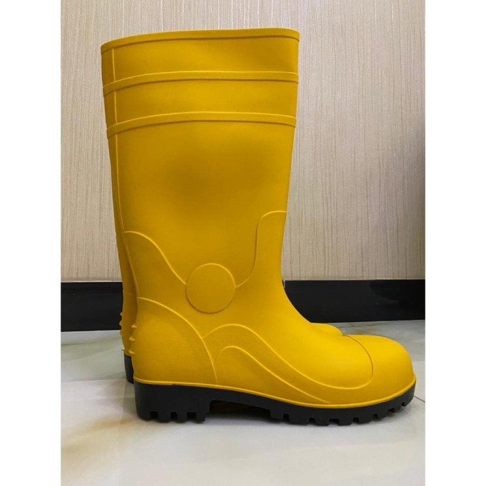 Jual SEPATU BOOT SAFETY KARET RUBBER PETROVA proyekan BESI KUNING ...