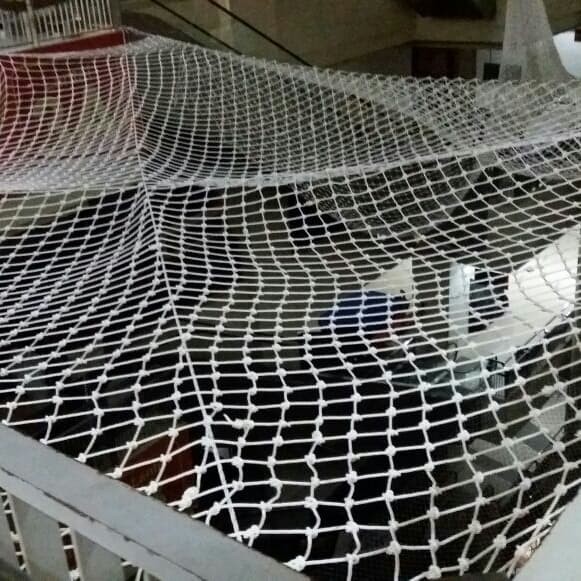 Jual jaring pengaman safety net bahan tali 6 mili nilon lubang 10cm x ...